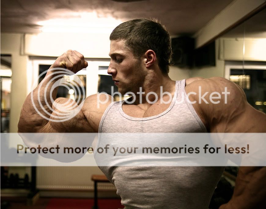 MassiveBicep.jpg Photo by iluv2flex_photos | Photobucket